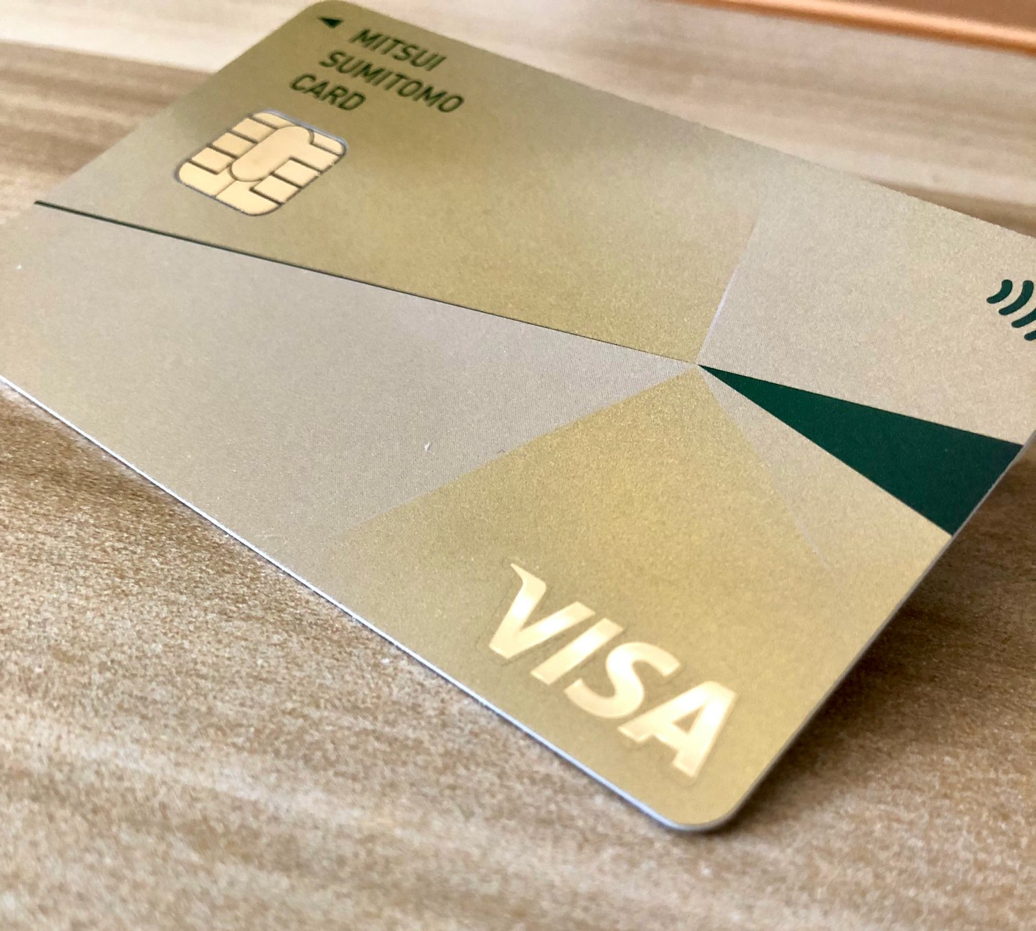 【写真＆アンケート】ゴールド・グリーンどっちを選ぶ？ デザインを比較【三井住友カード ゴールド（NL）】 | クレ探