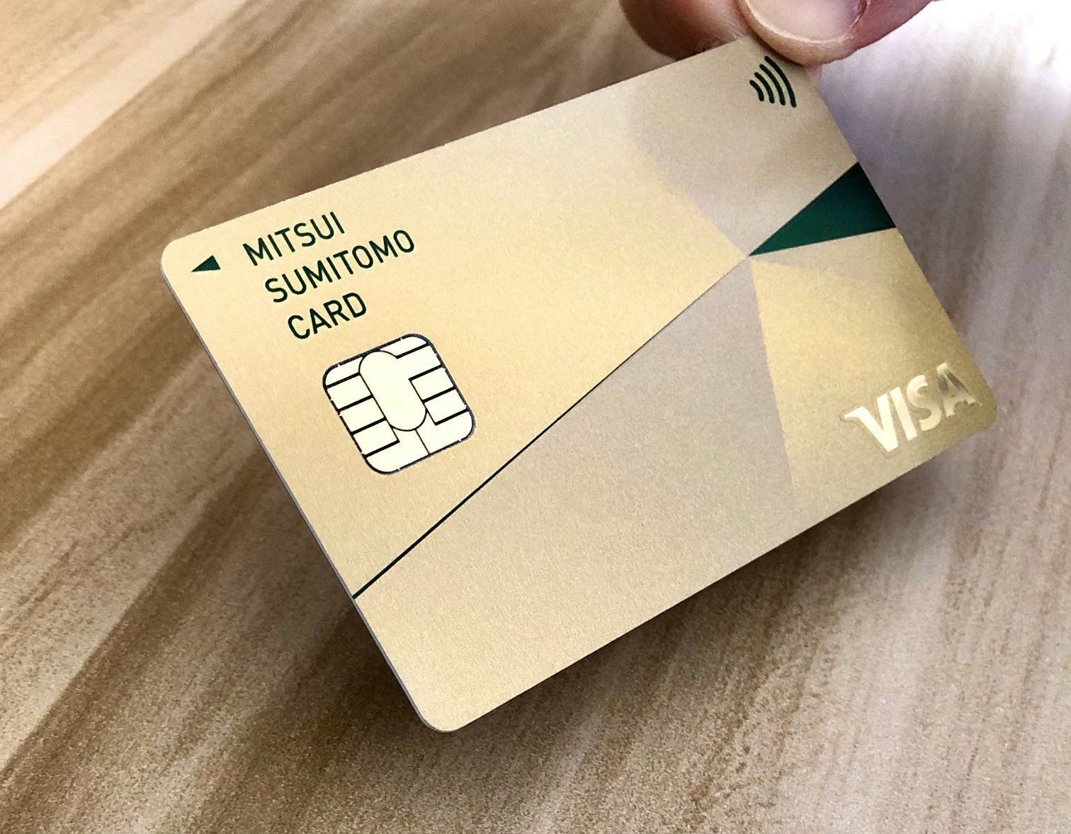 【写真＆アンケート】ゴールド・グリーンどっちを選ぶ？ デザインを比較【三井住友カード ゴールド（NL）】 | クレ探