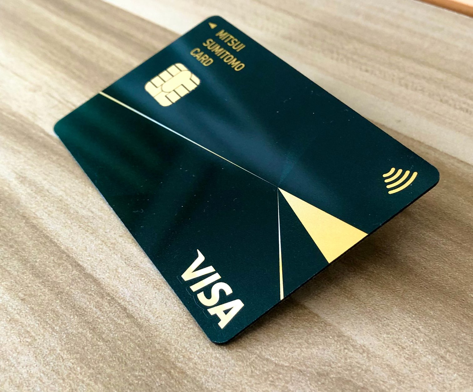 【写真＆アンケート】ゴールド・グリーンどっちを選ぶ？ デザインを比較【三井住友カード ゴールド（NL）】 | クレ探