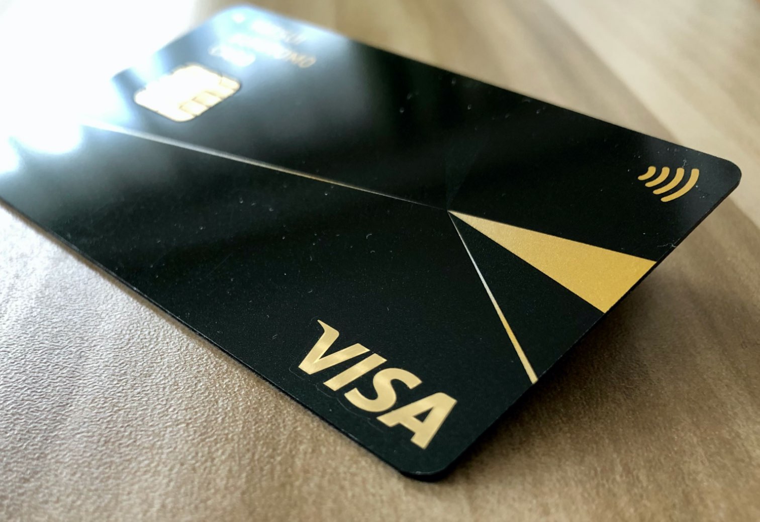 【写真＆アンケート】ゴールド・グリーンどっちを選ぶ？ デザインを比較【三井住友カード ゴールド（NL）】 | クレ探